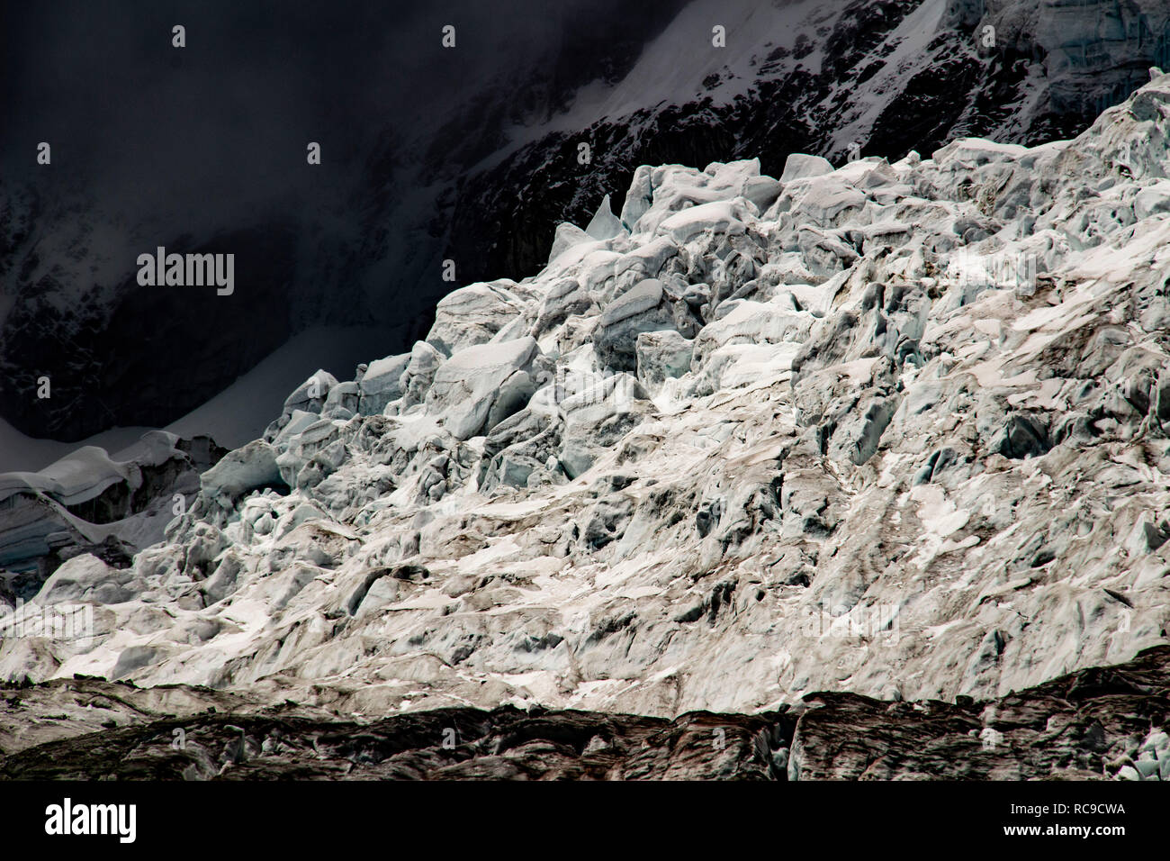 Exploring the dunes of Reserva Natural Paracas desert, Perù Stock Photo ...