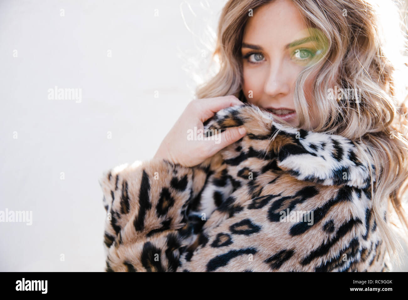 Leopard skin coat hi-res stock photography and images - Alamy