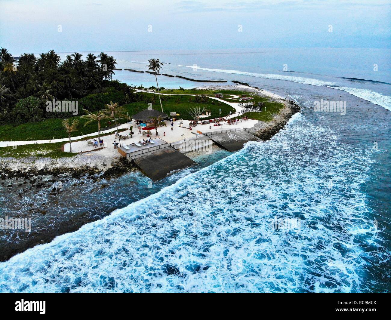 Surfinglife hi-res stock photography and images - Alamy