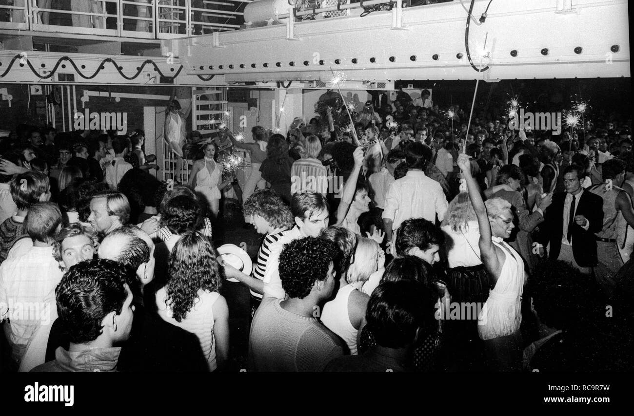 Studio 54 1978 Photo By John Barrett/PHOTOlink/MediaPunch Stock Photo - Alamy