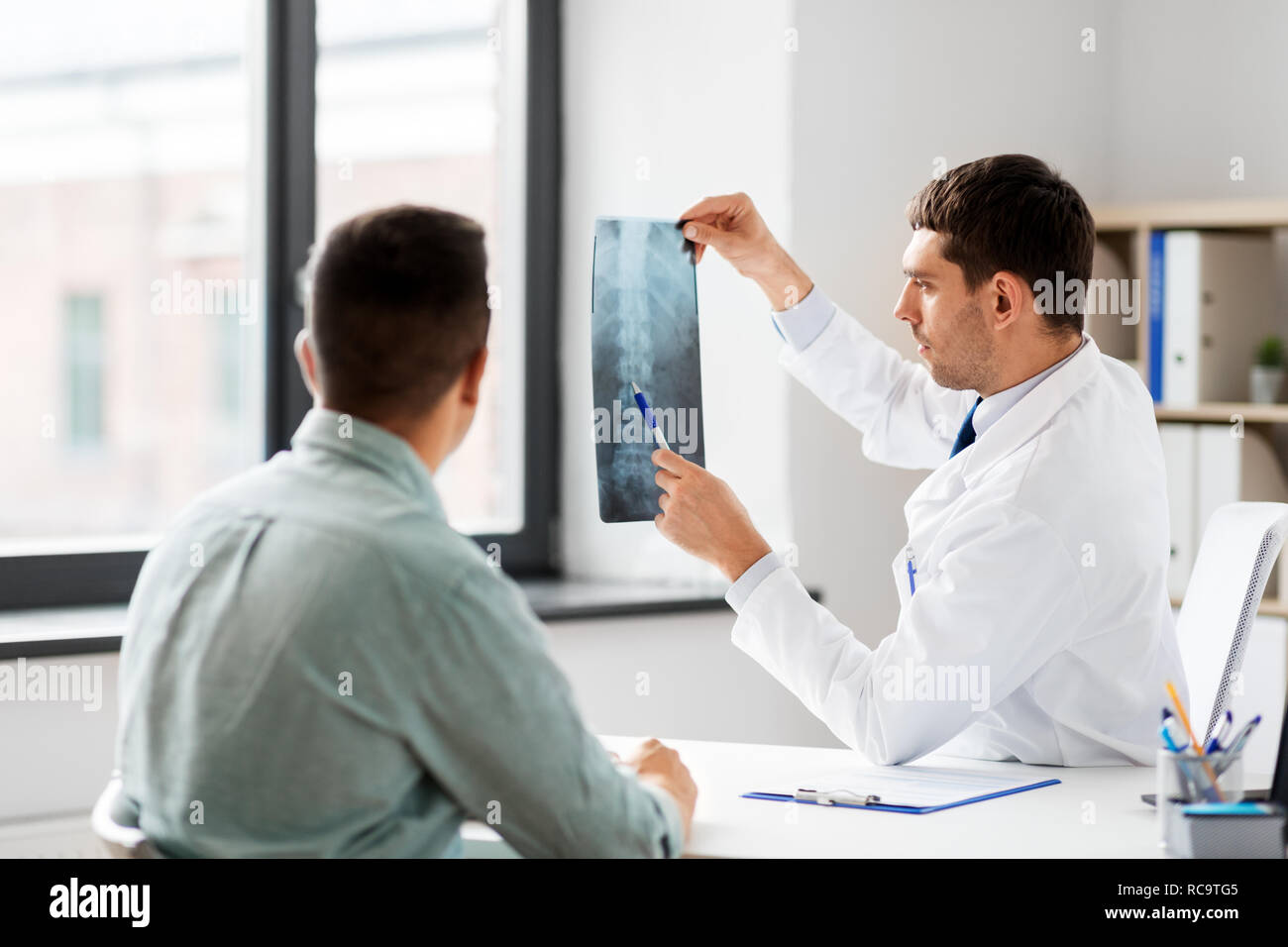 Hospital x ray hi-res stock photography and images - Alamy