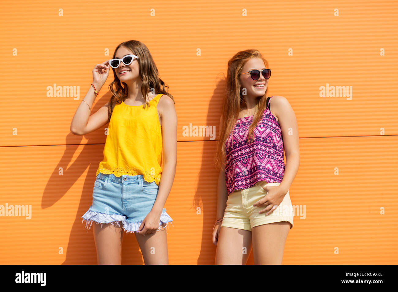 Girls in summer hi-res stock photography and images - Alamy