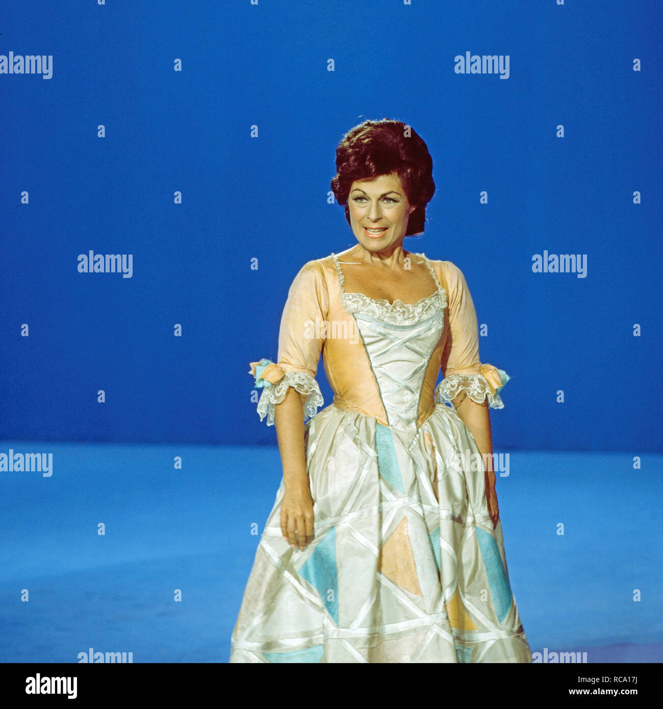 Liedsangerin hi-res stock photography and images - Alamy