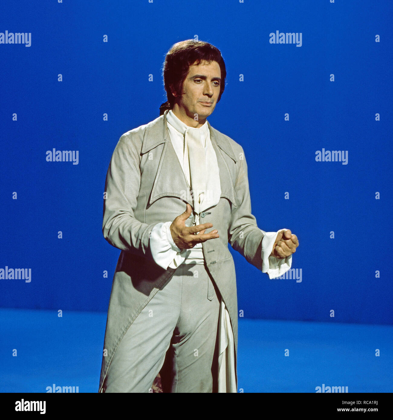 Spinto tenor hi-res stock photography and images - Alamy