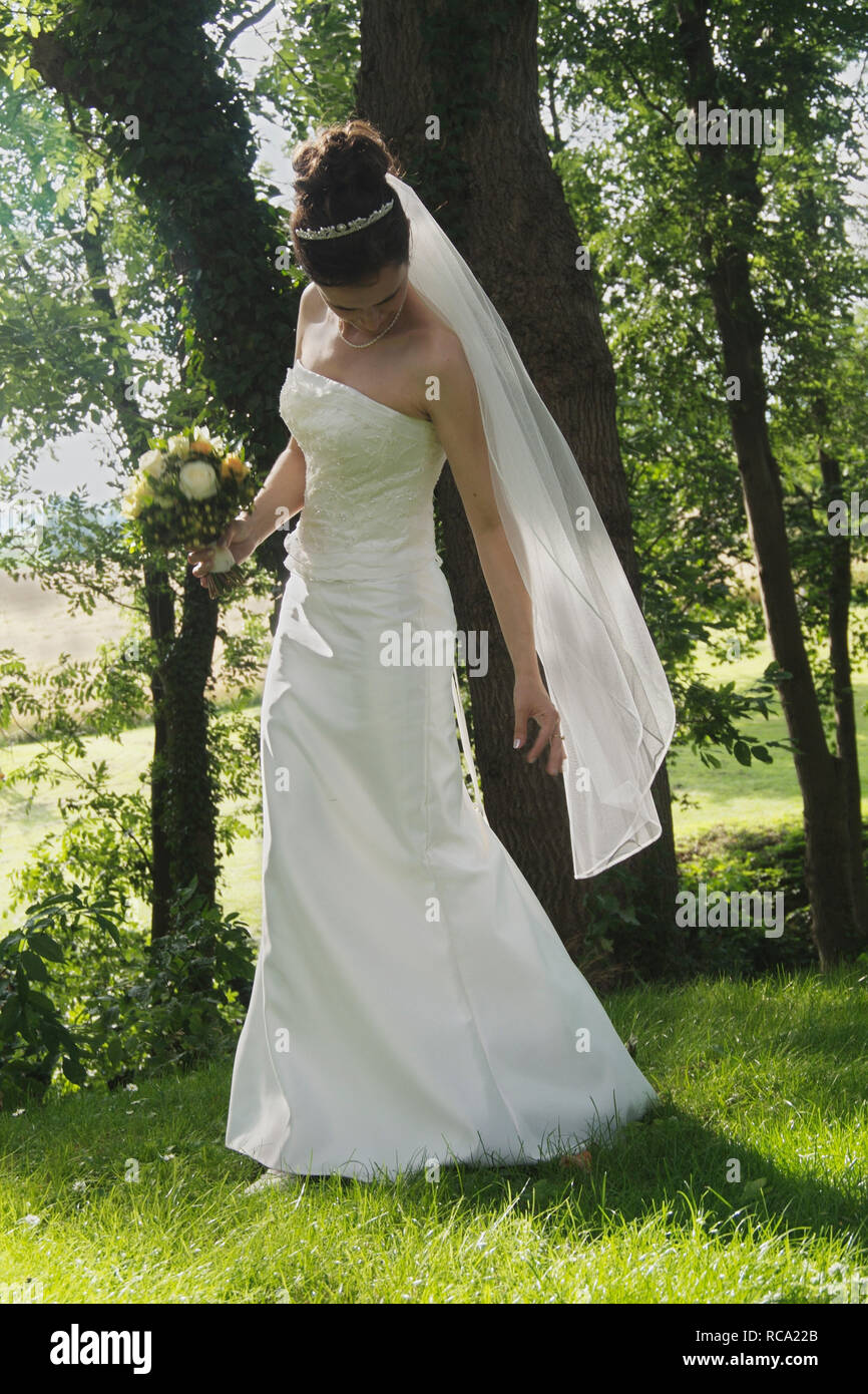 Junges Paar heiratet Stock Photo - Alamy