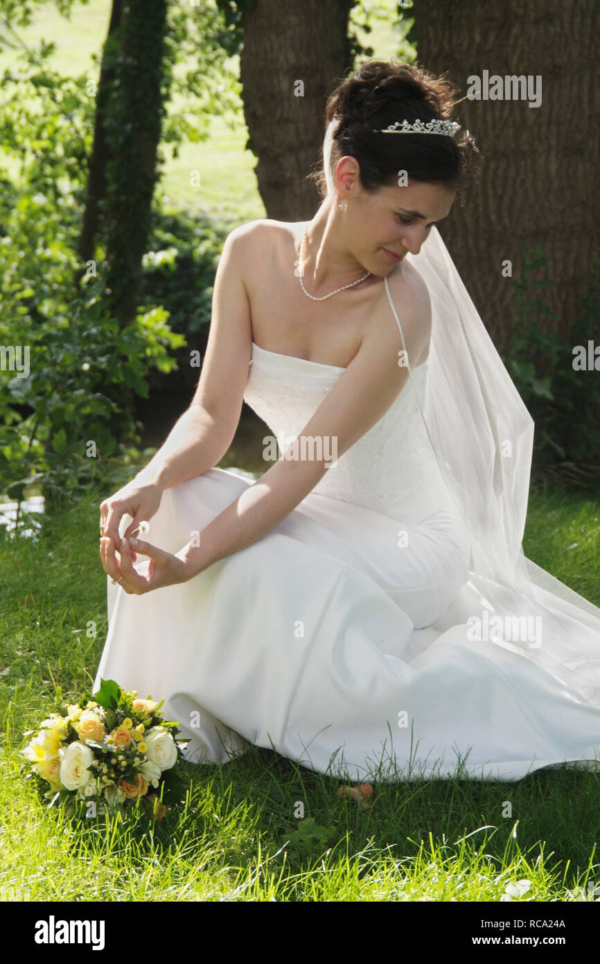 Junges Paar heiratet Stock Photo - Alamy