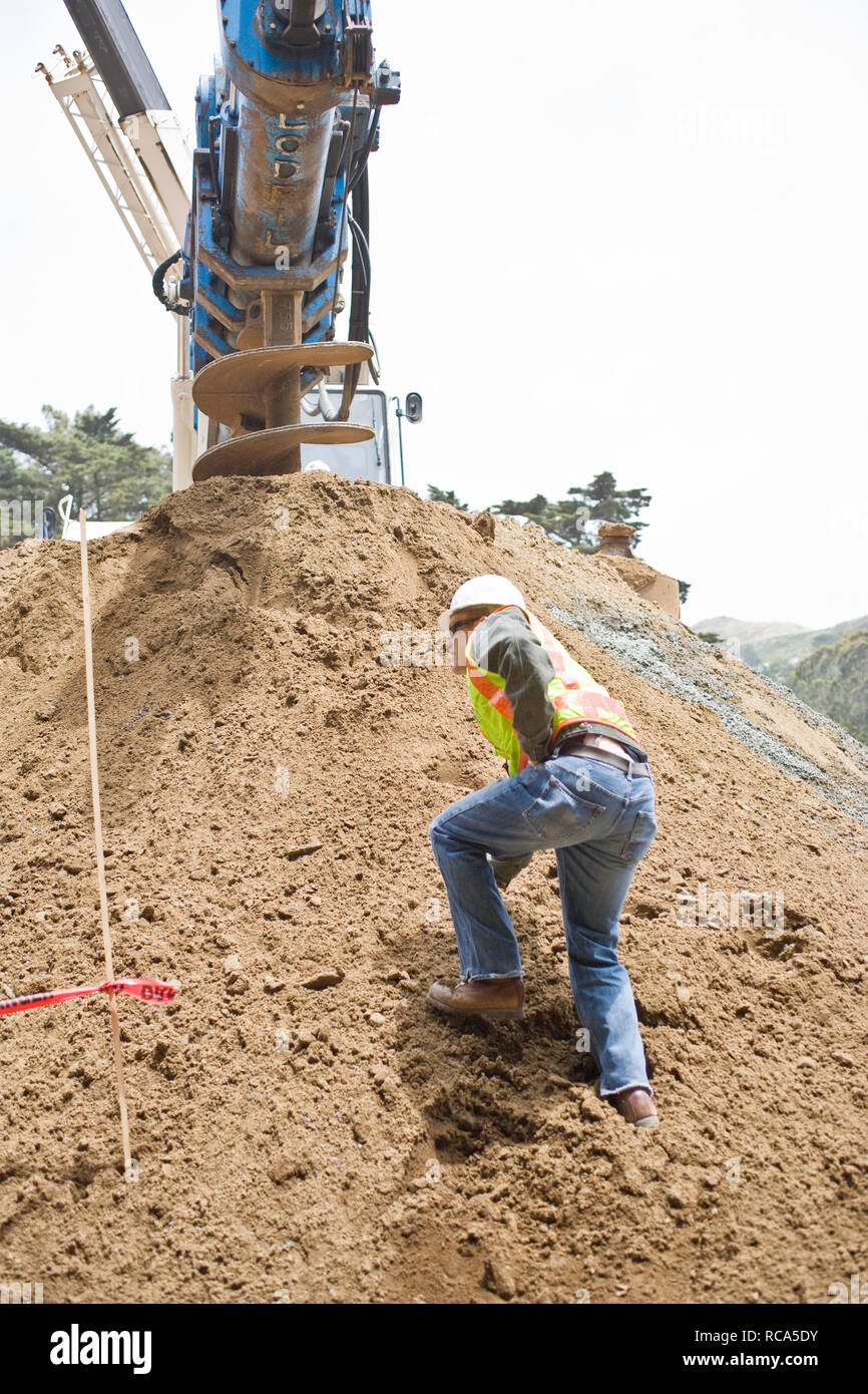 Machine drills piles hi-res stock photography and images - Alamy