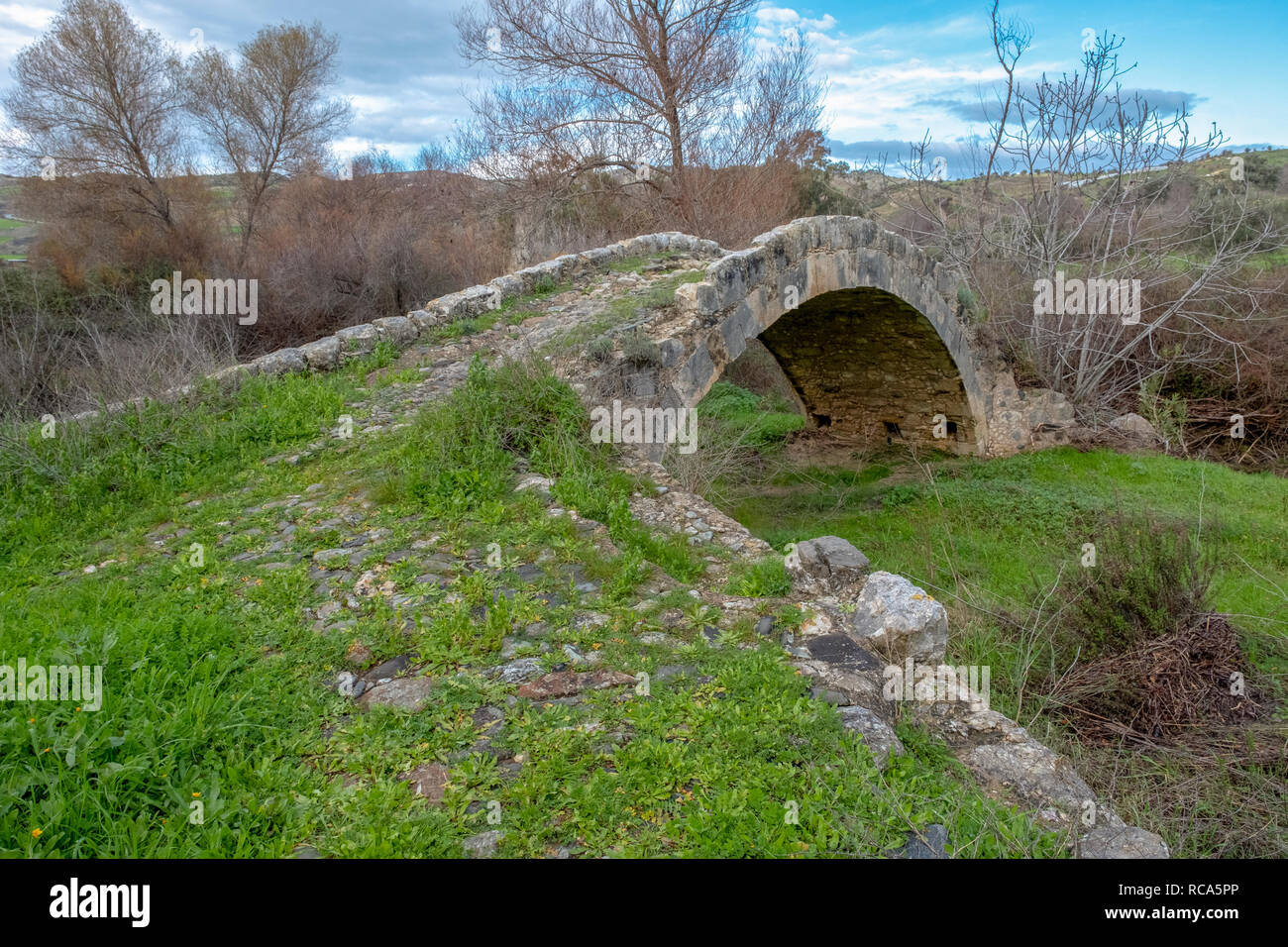 Medieval bridge architecture hi-res stock photography and images - Alamy