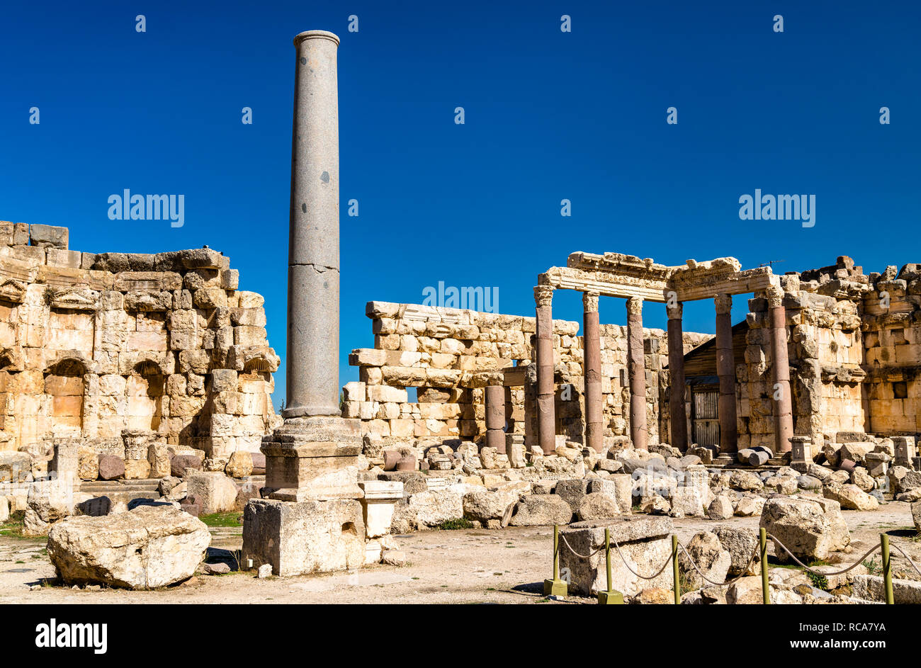 Roman architecture archeology jupiter bacchus temple lebanon historical ...
