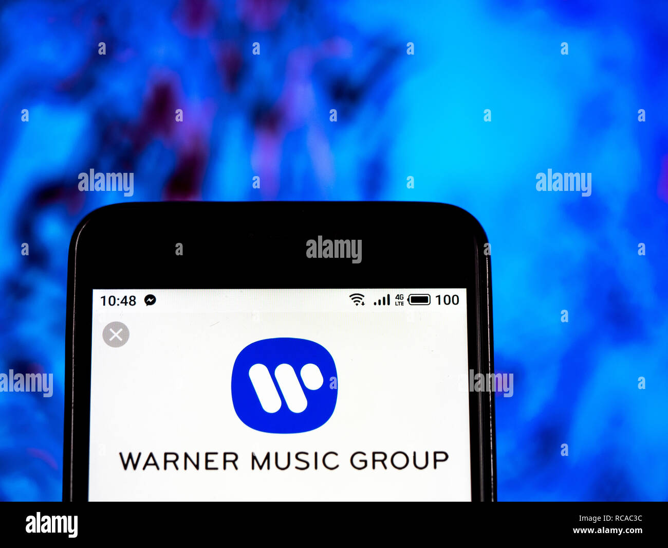 Warner music logo hi-res stock photography and images - Alamy