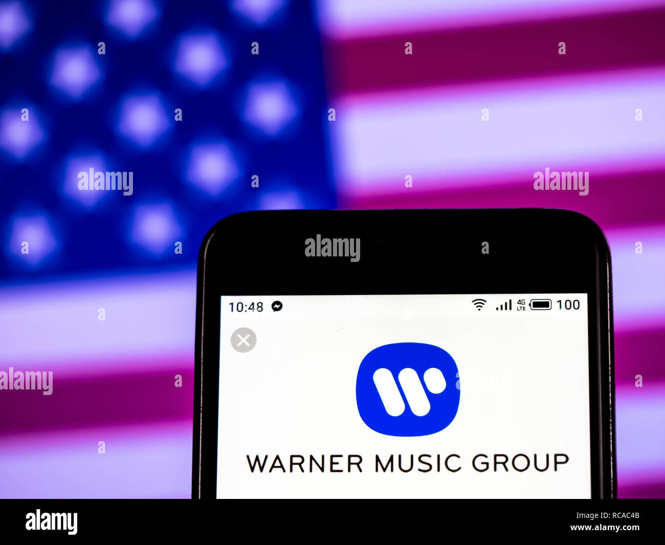 Warner music logo hi-res stock photography and images - Alamy
