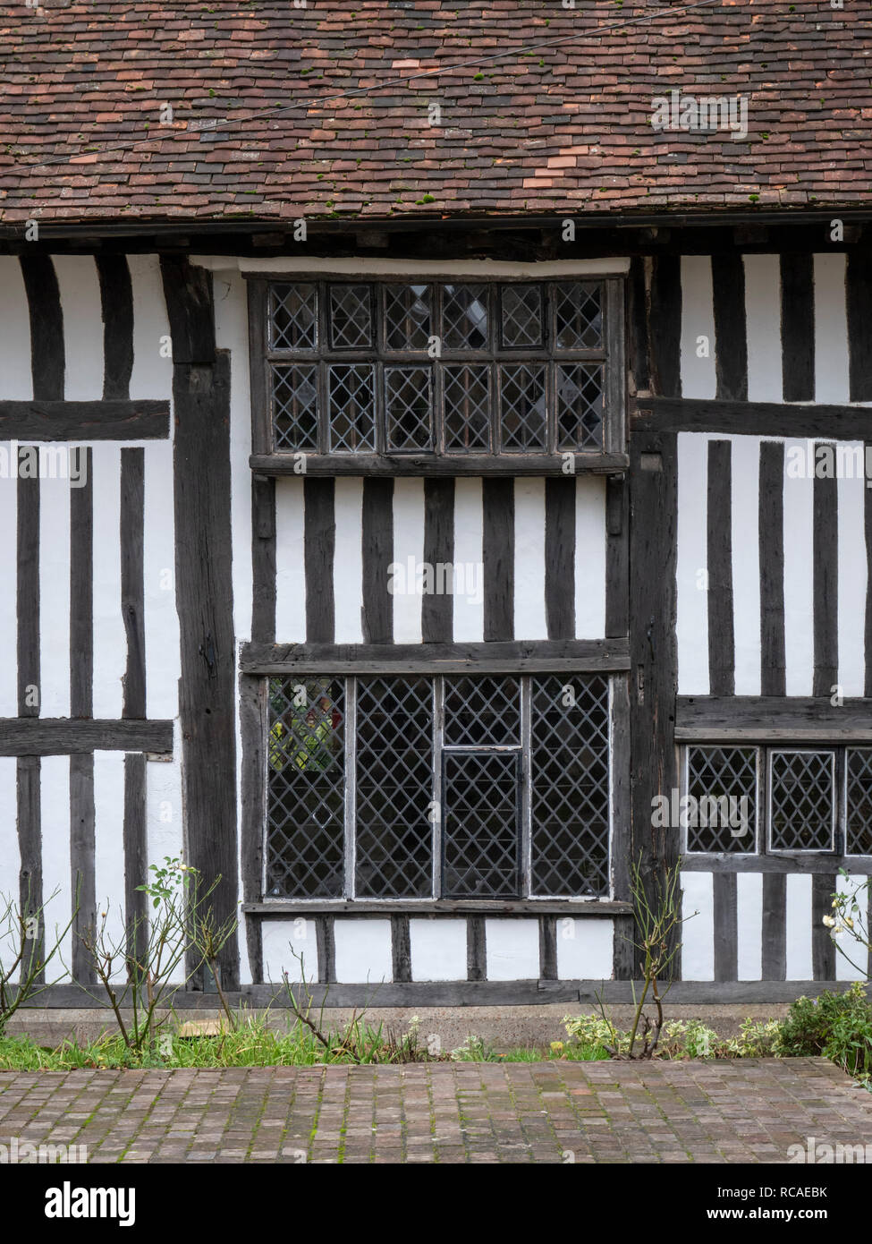 Old timber framed house hi-res stock photography and images - Alamy