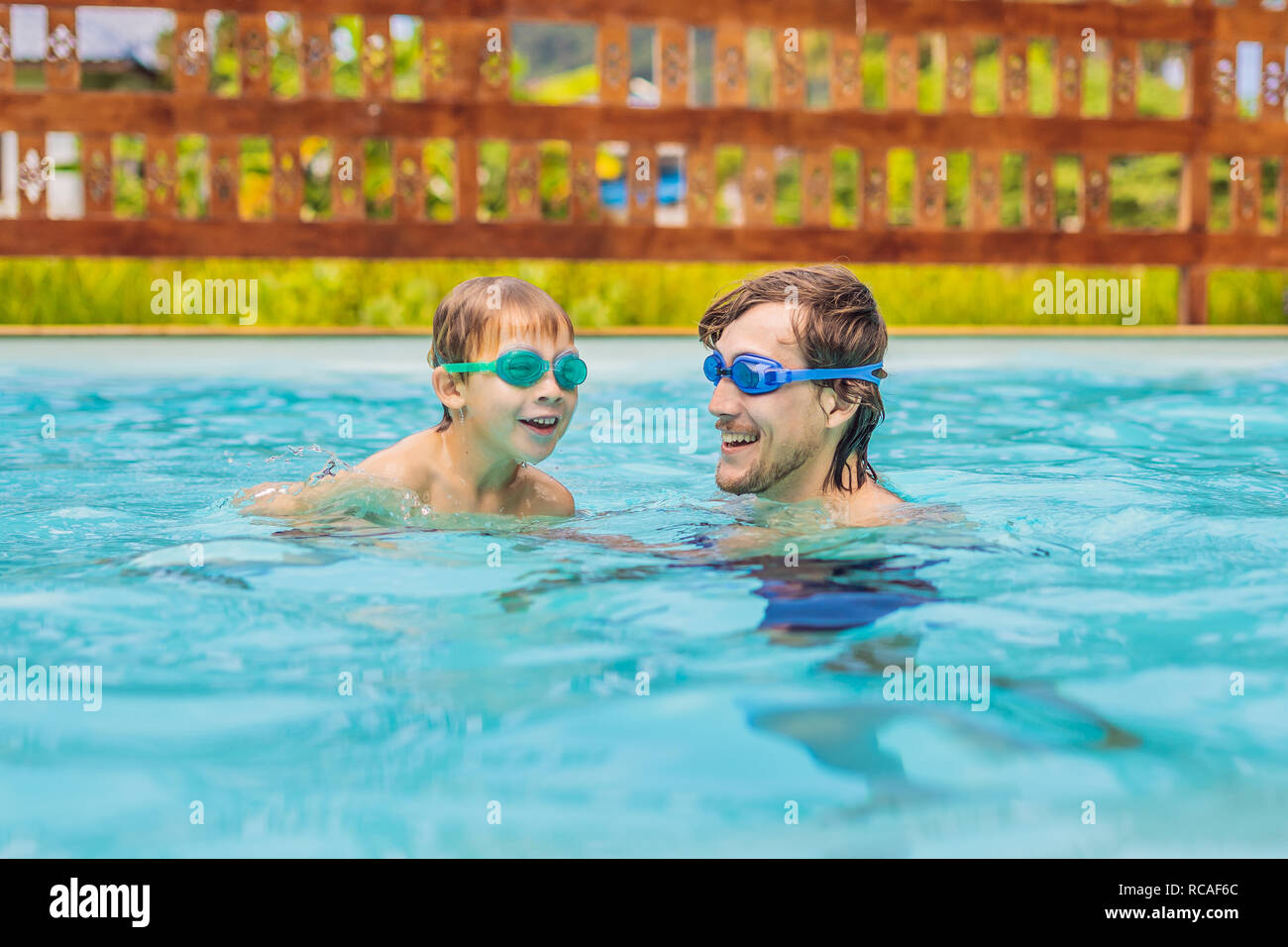 Teaching children how to dive hi-res stock photography and images - Alamy