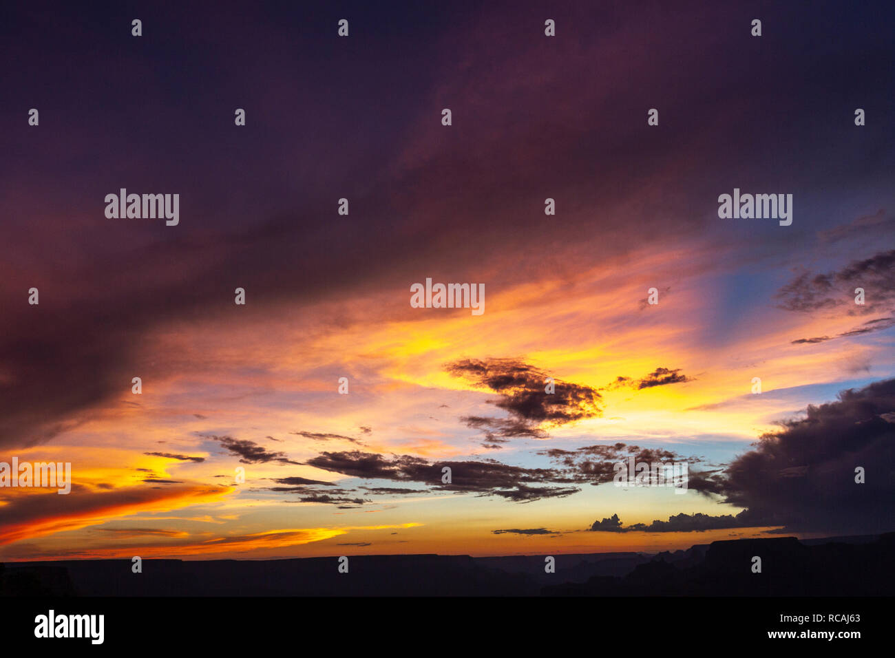 Dramatic view sfter sunset over the Grand Canyon viewed from Desert ...