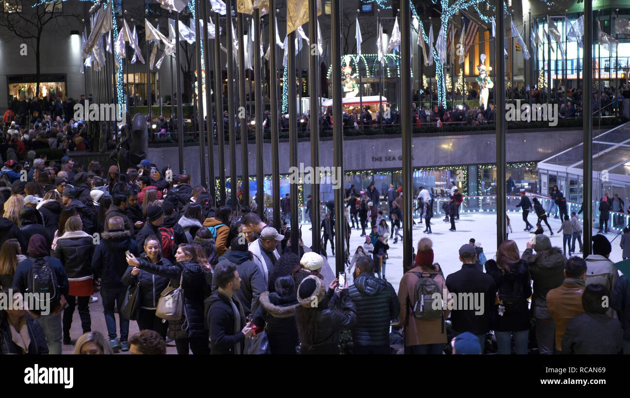 Rockefeller rink summer hi-res stock photography and images - Alamy