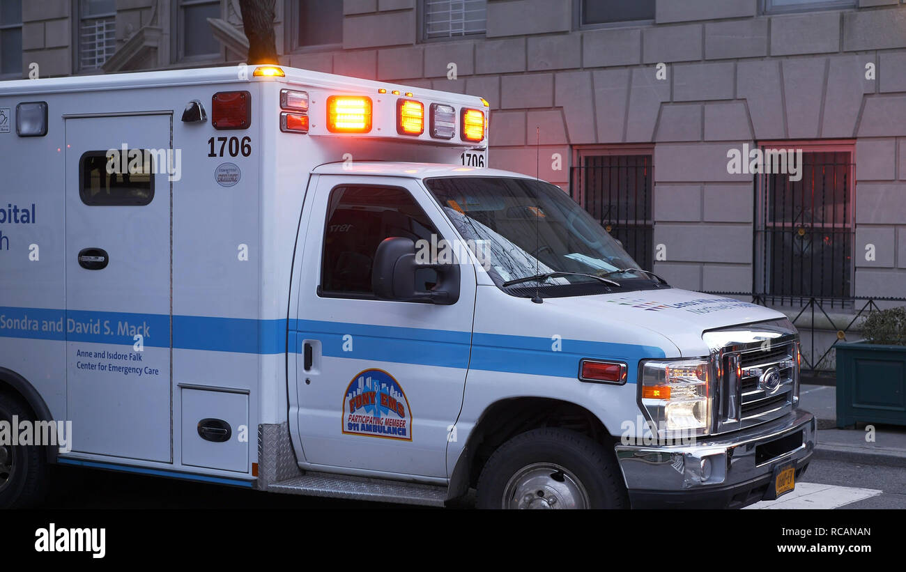 Emercency Ambulance car in New York - NEW YORK / USA - DECEMBER 4, 2018 ...