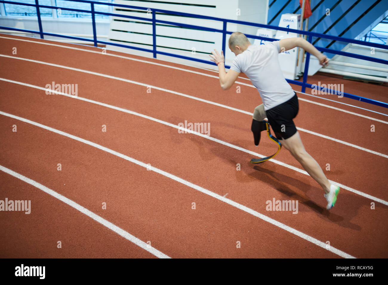 Very fast runner hi-res stock photography and images - Alamy