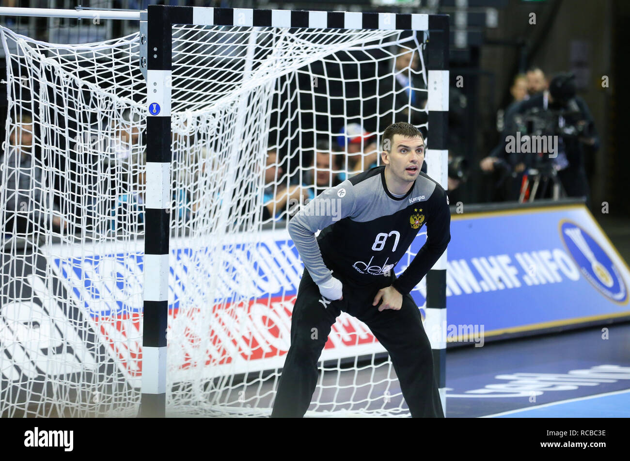 Handball goalkeeper hi-res stock photography and images - Alamy