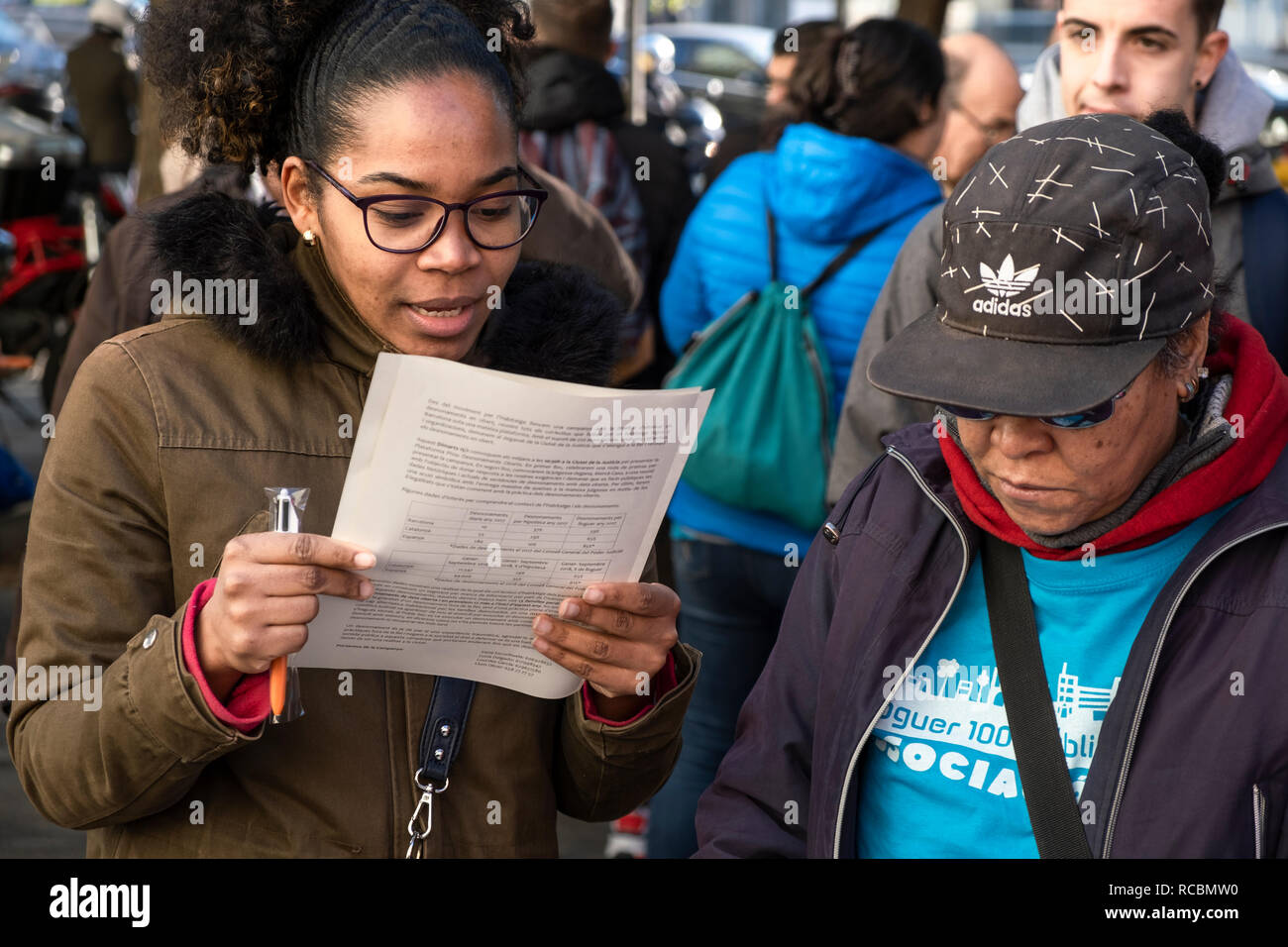 Petition gathering hi-res stock photography and images - Alamy