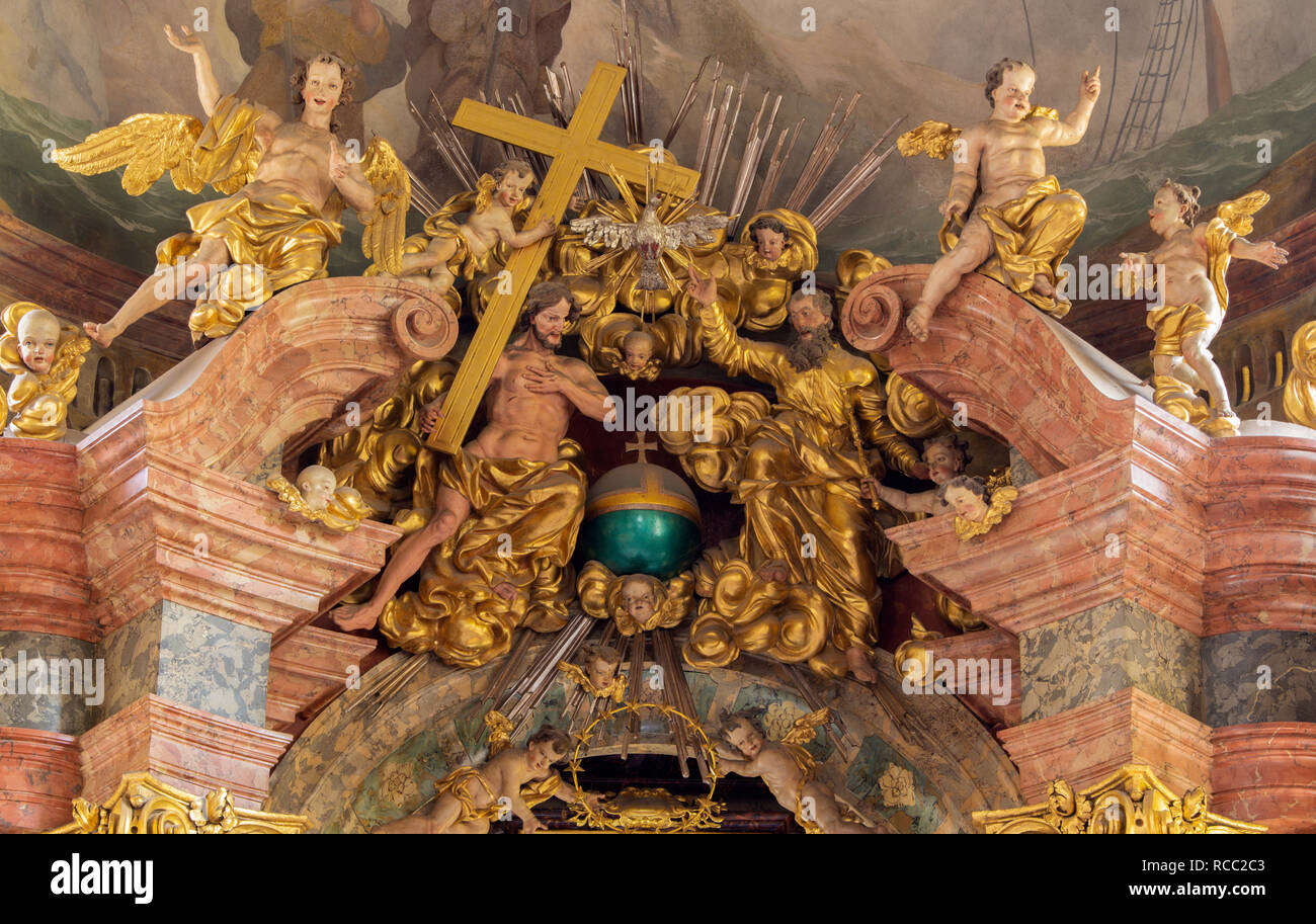 PRAGUE, CZECH REPUBLIC - OCTOBER 18, 2018: The baroque sculptural group ...