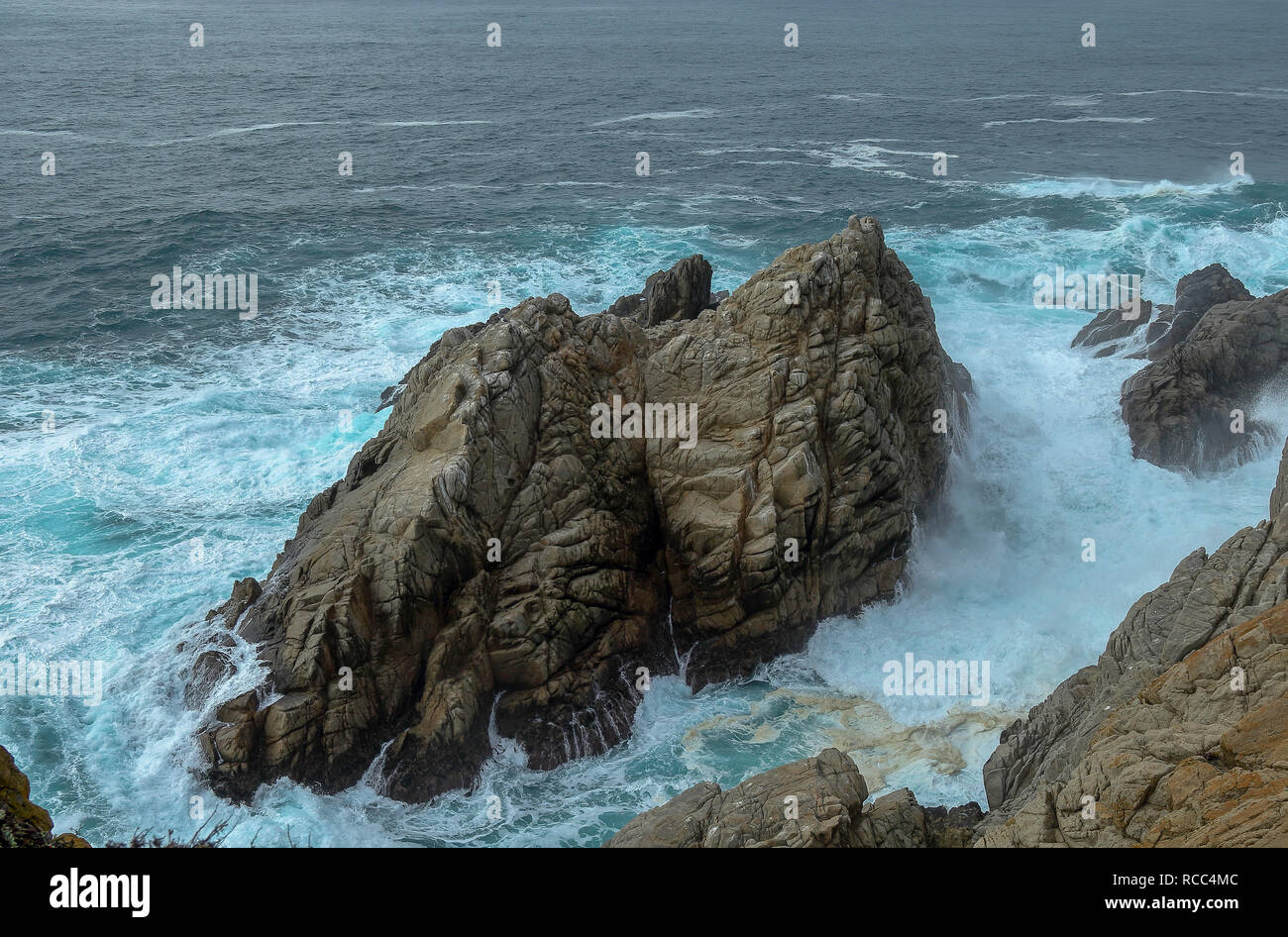 Beautiful rocks formations on the Pacific Ocean near Big Sur ...