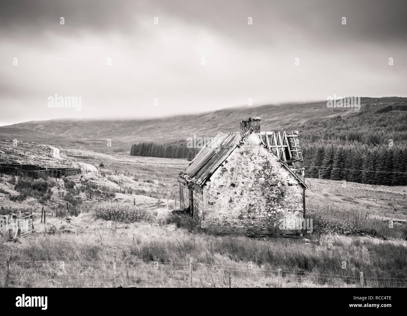 Abandoned ruined old Scottish cottage in Highlands Scotland Stock Photo ...