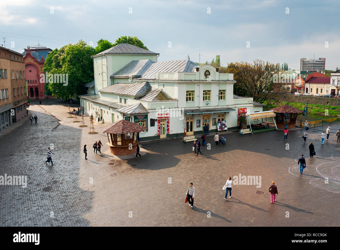 Chestnut square hi-res stock photography and images - Alamy