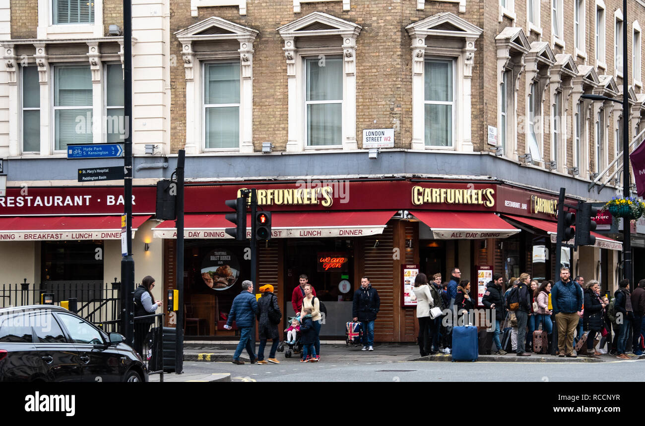 Sstreet cafe hi-res stock photography and images - Alamy