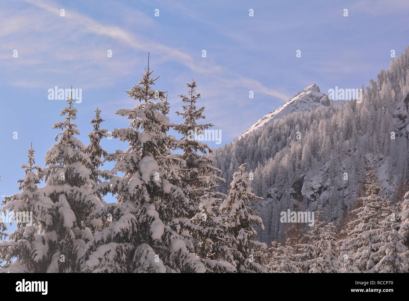 Beautiful snowy alpine scenery hi-res stock photography and images - Alamy