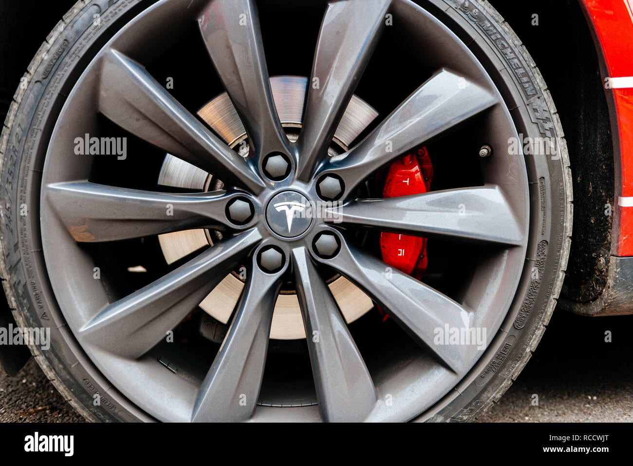 PARIS, FRANCE - NOV 29, 2014: Close-up of aluminium rim of luxury ...