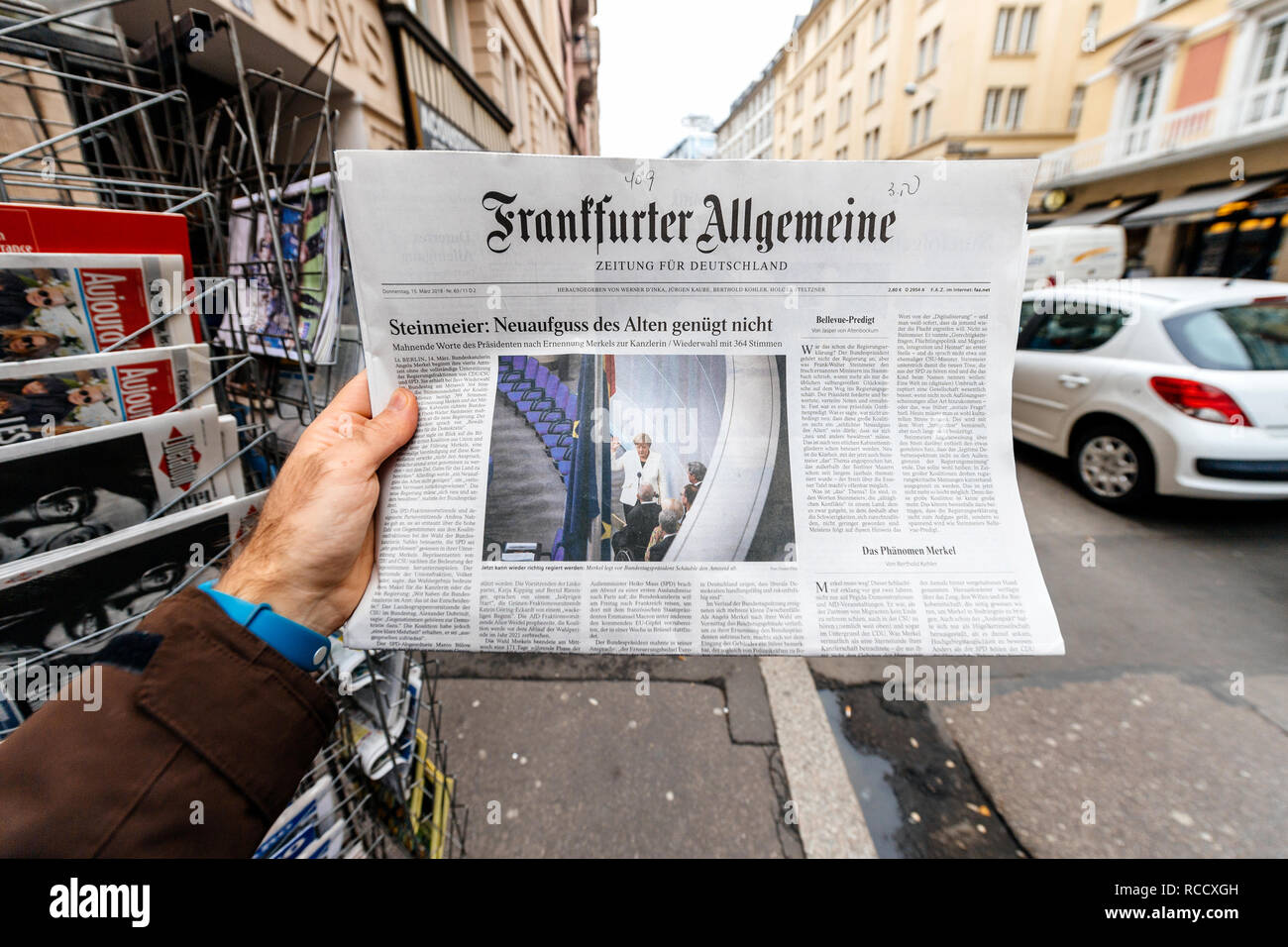 Frankfurter Allgemeine Zeitung Stock Photos & Frankfurter Allgemeine ...