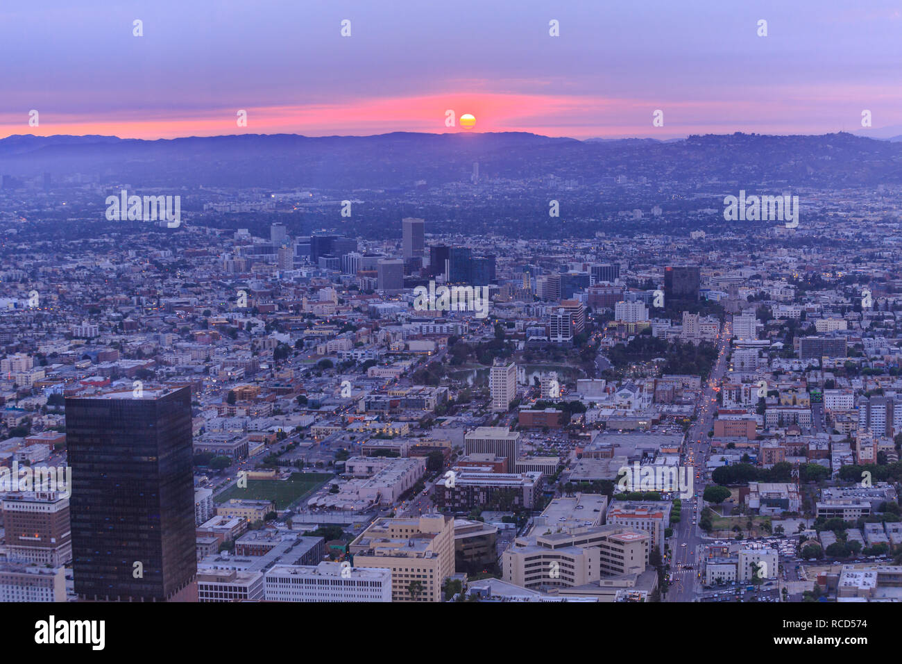 Aerial view of Los Angeles skyline at panoramic terrace of Oue Skyspace ...