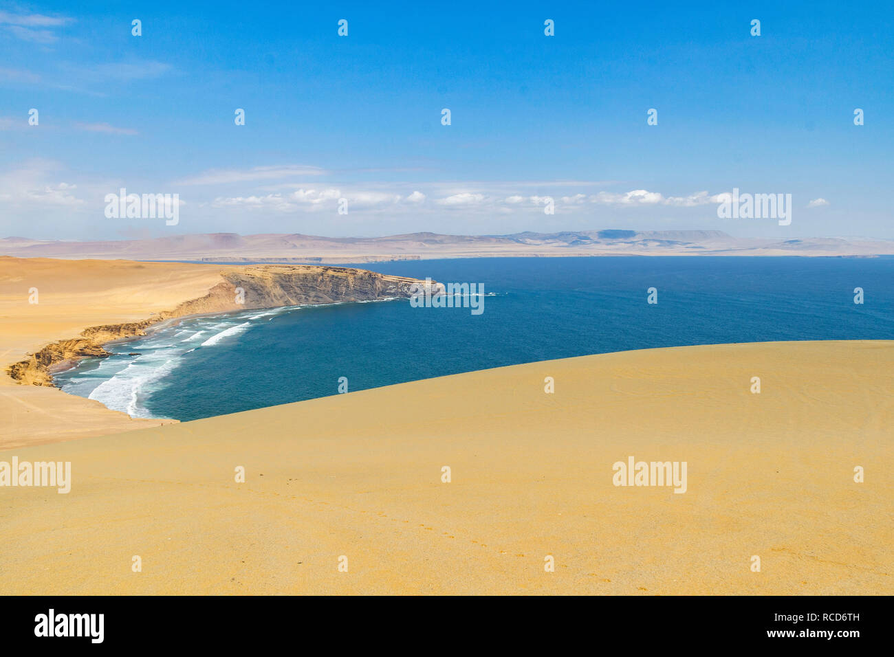 Paracas desert coast hi-res stock photography and images - Alamy