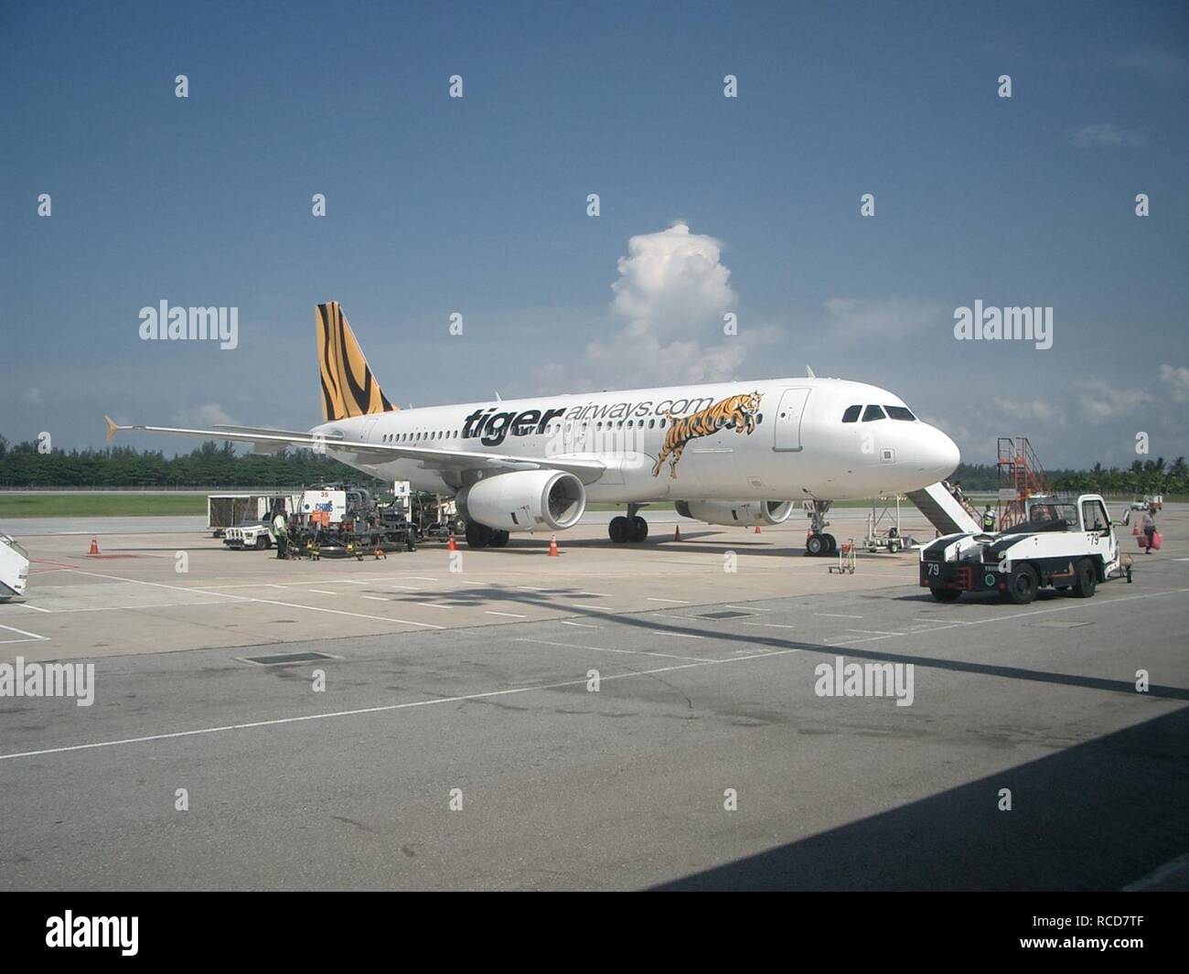 Air bus a320 hi-res stock photography and images - Alamy