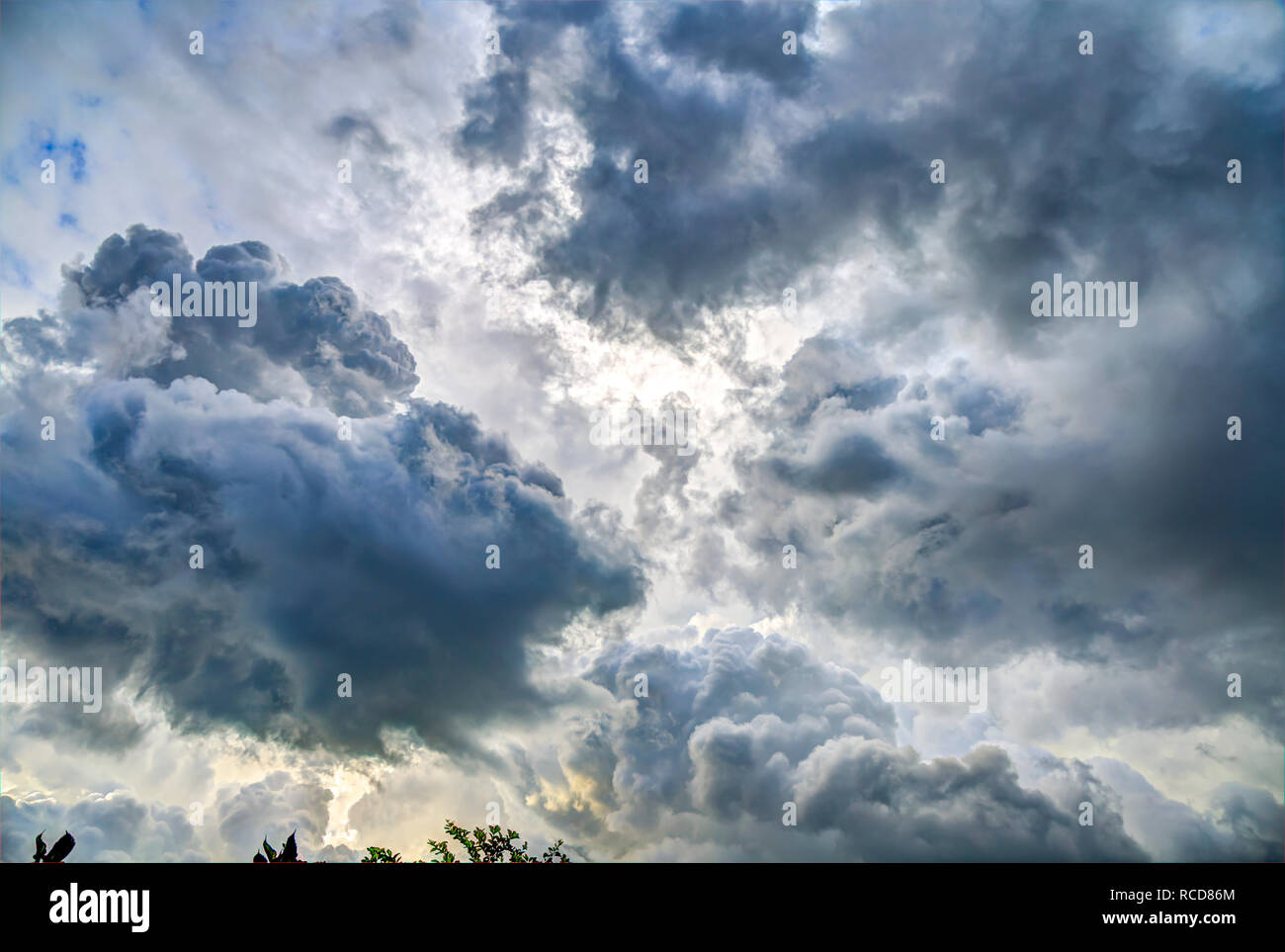 Hdr clouds hi-res stock photography and images - Alamy