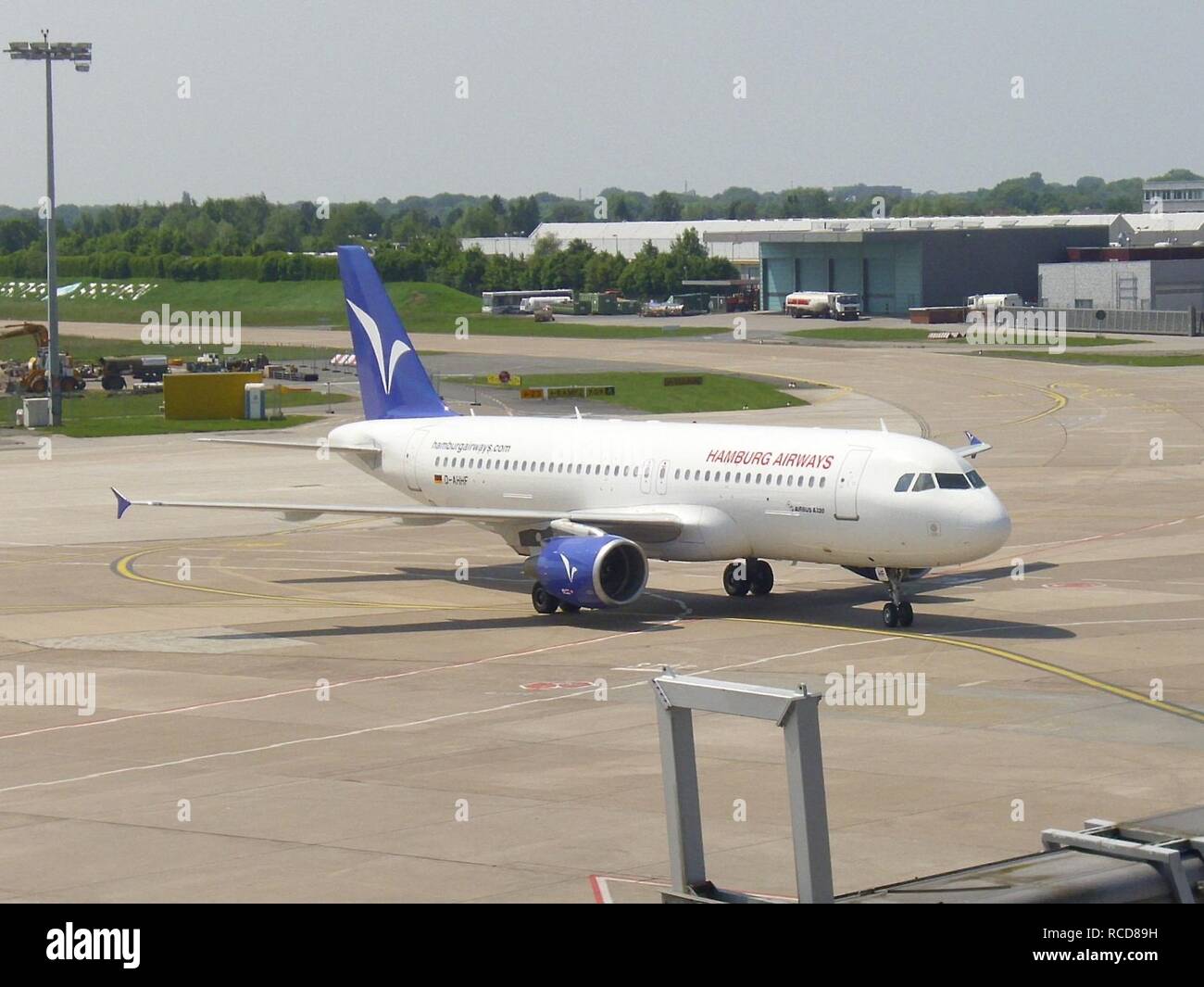 Airbus A320 HamburgAirways D-AHHF (1 Stock Photo - Alamy