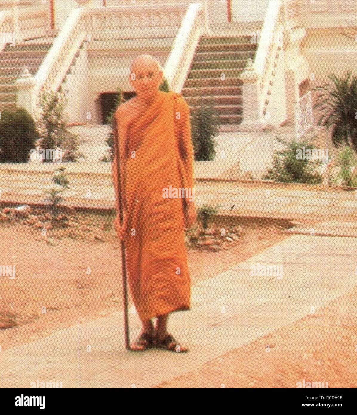 Ajahn hi-res stock photography and images - Alamy