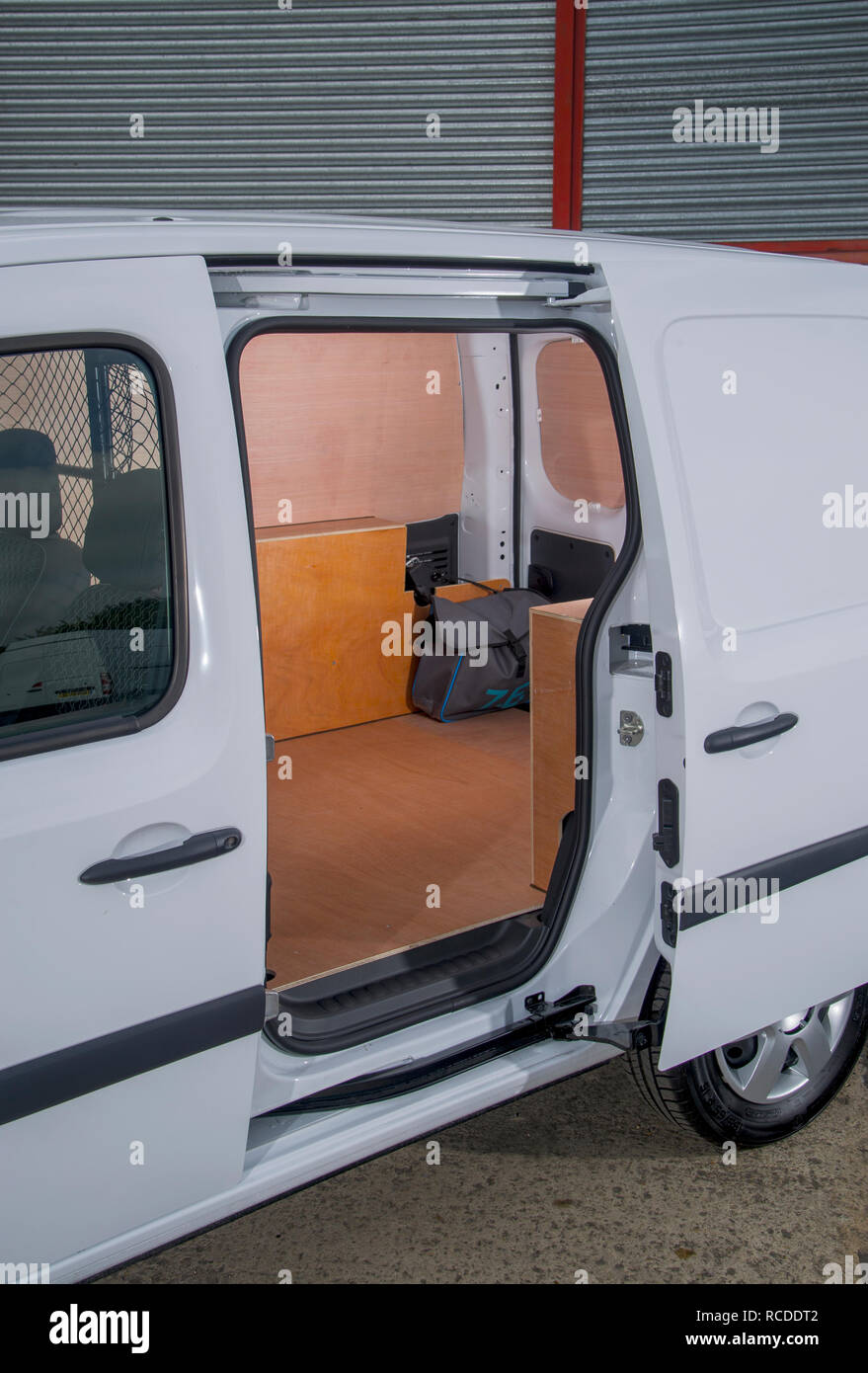 Renault kangoo ze hi-res stock photography and images - Alamy