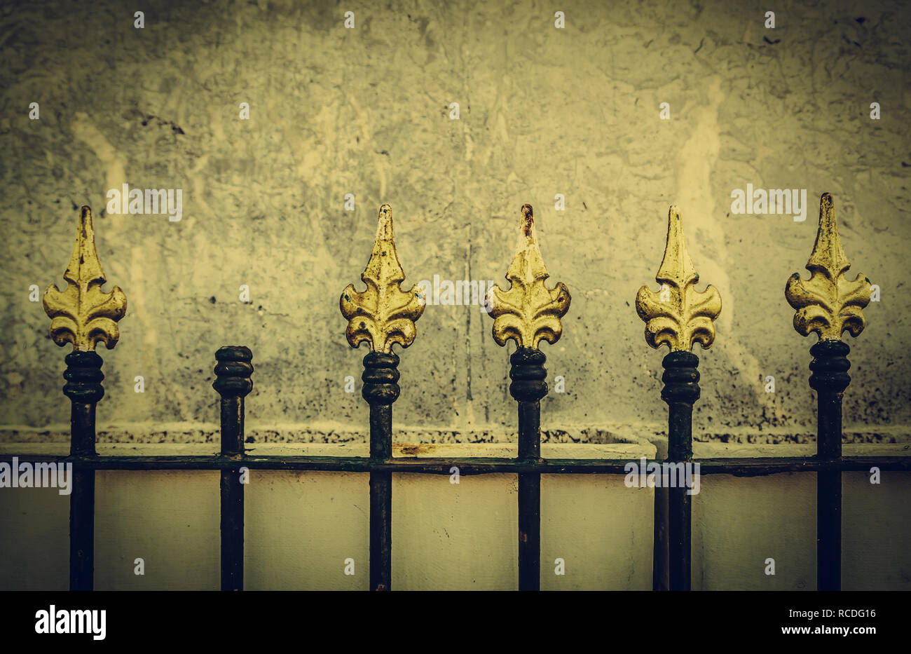 Victorian wrought iron railings painted hi-res stock photography and ...