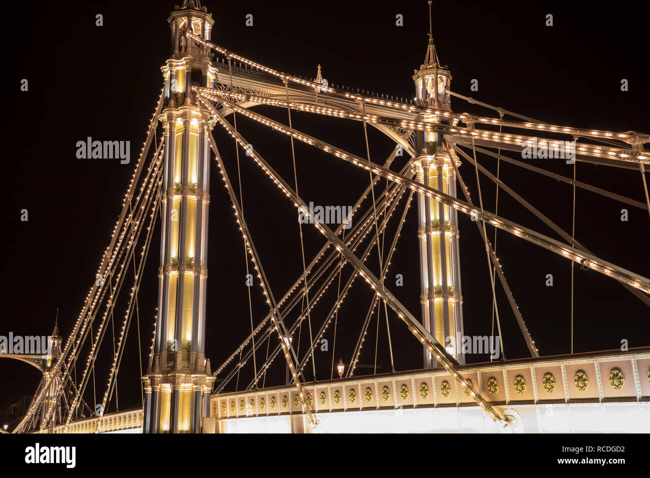 Albert bridge at night hi-res stock photography and images - Alamy