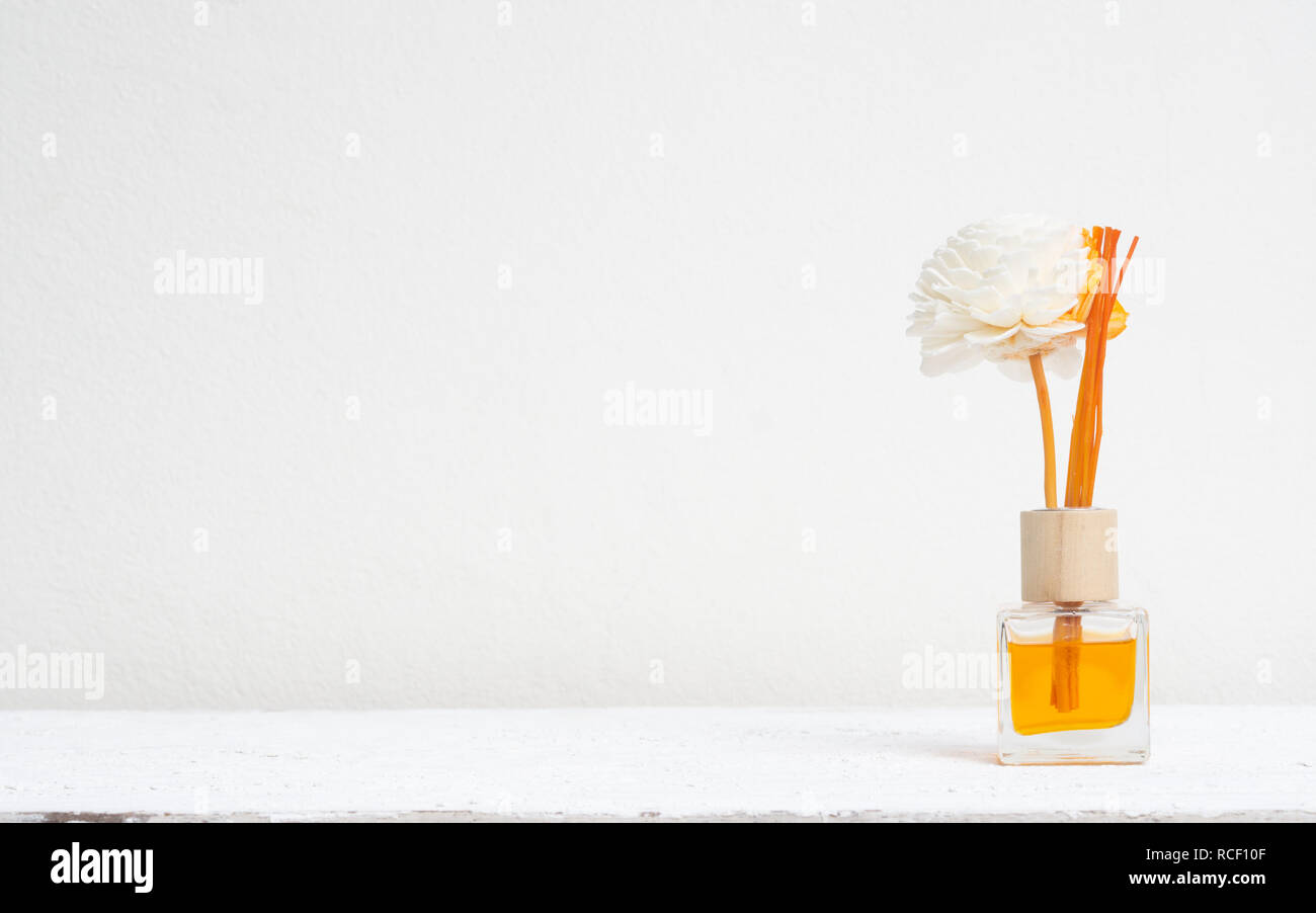 Aromatic reed freshener, Fragrance Diffuser Set of bottle with aroma ...