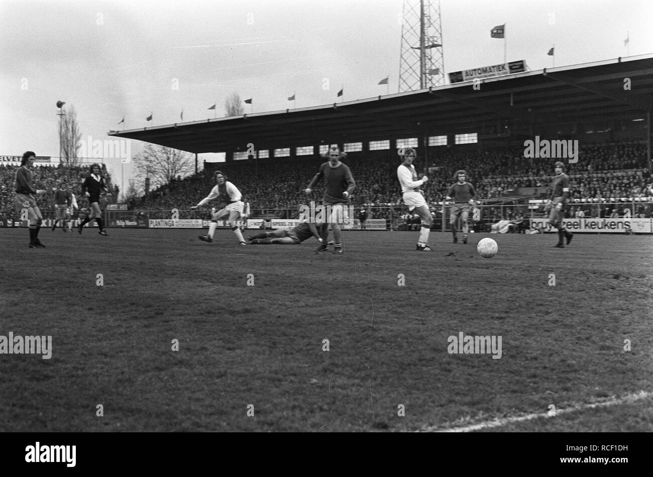 Ajax 2 5 Black and White Stock Photos & Images - Alamy