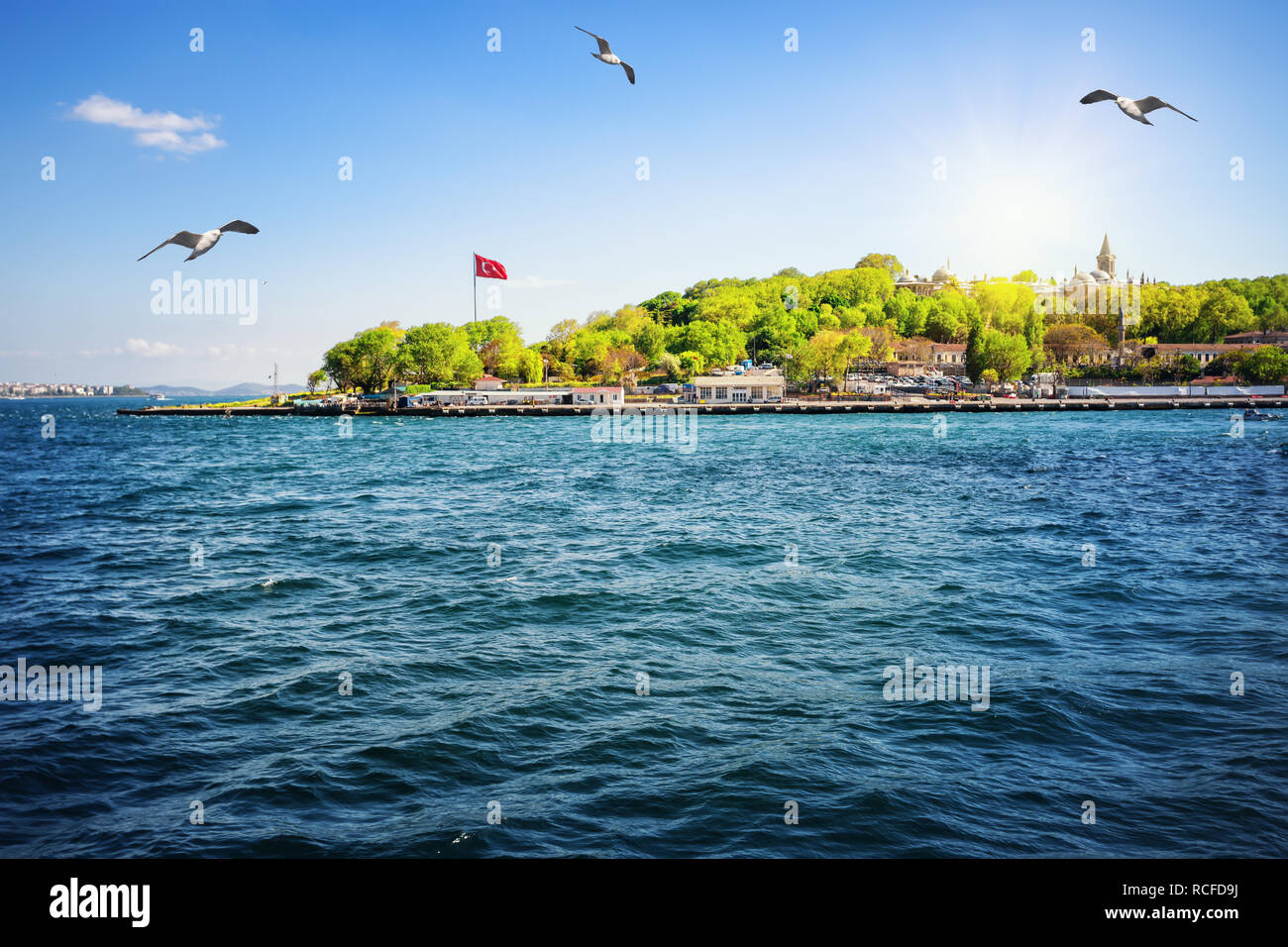 Coast of Istanbul in the Bosphorus Bay Stock Photo - Alamy