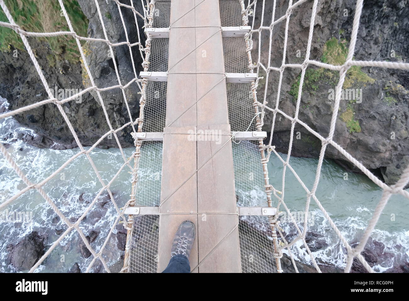 One rope bridge hi-res stock photography and images - Alamy