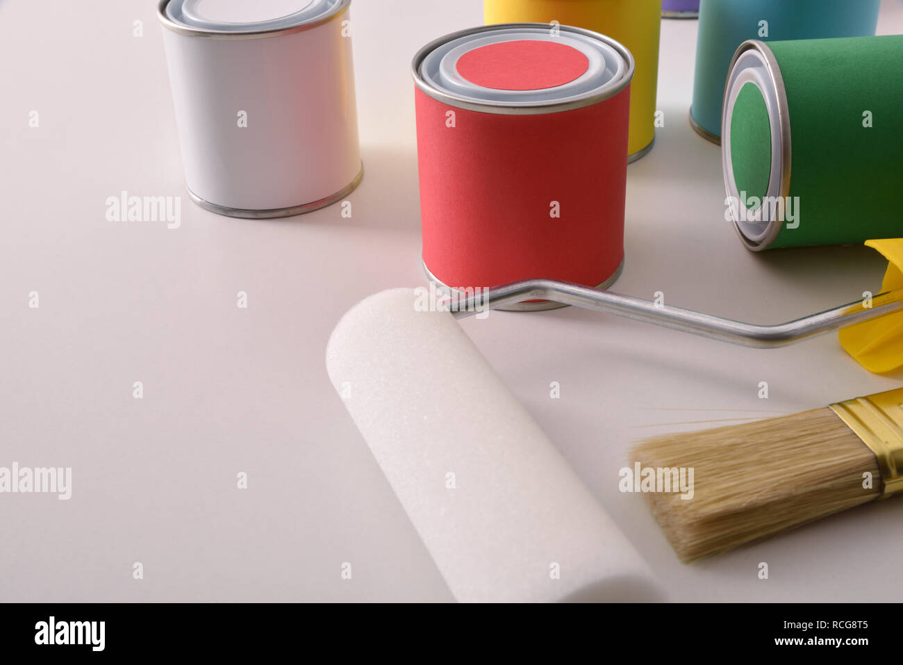 Painter and decorator paint pots hi-res stock photography and images ...