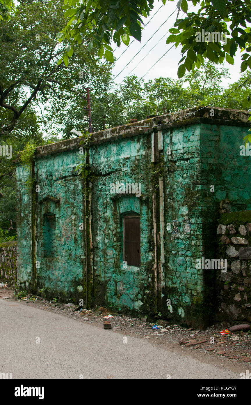 Ancient brick wall architecture india hi-res stock photography and ...