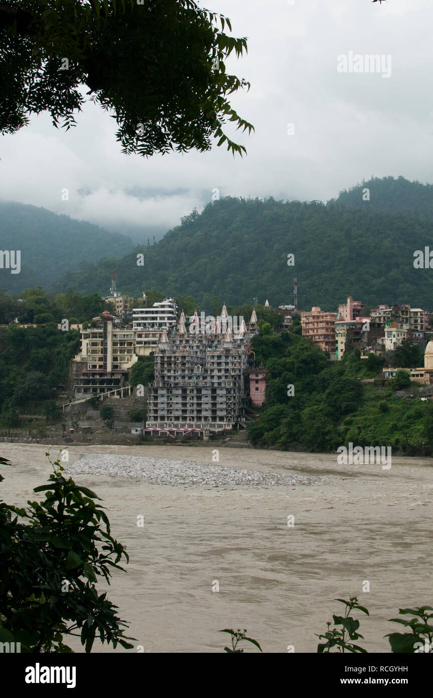 Old temple rishikesh india hi-res stock photography and images - Alamy