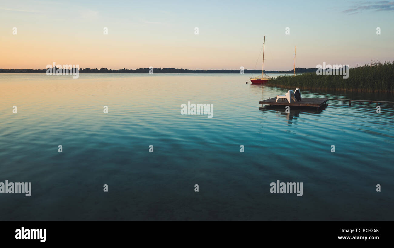 Tranquil morning sun lake hi-res stock photography and images - Alamy