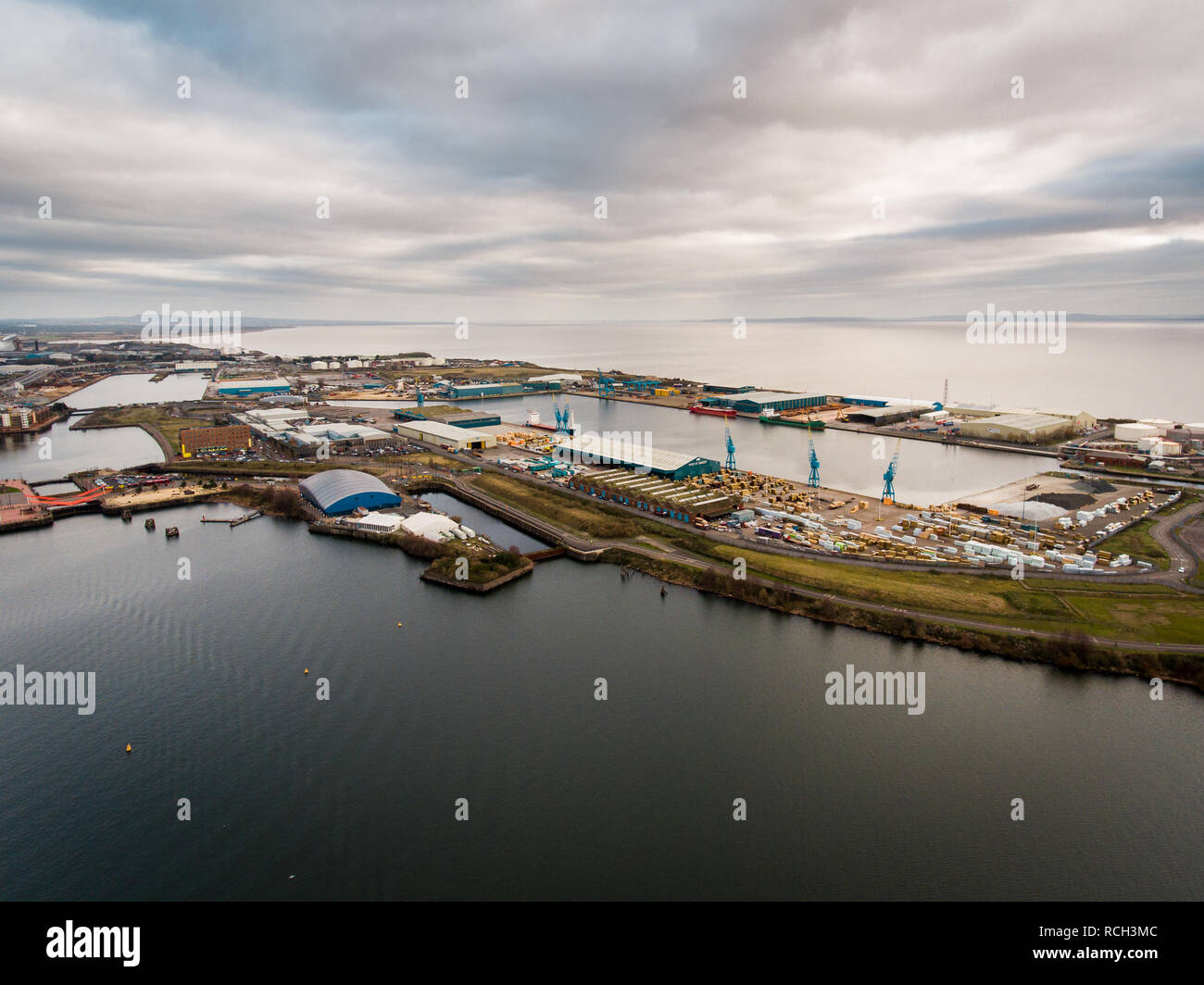 Cardiff docks aerial hi-res stock photography and images - Alamy