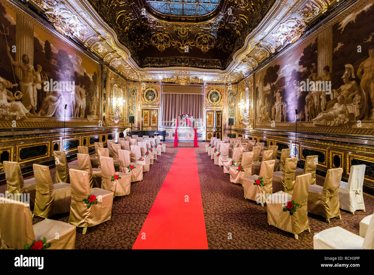 Wedding hall decoration hi-res stock photography and images - Alamy